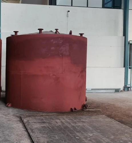 Cylindrical Mild Steel Vacuum Insulated Storage Tanks, Color : Red at ...