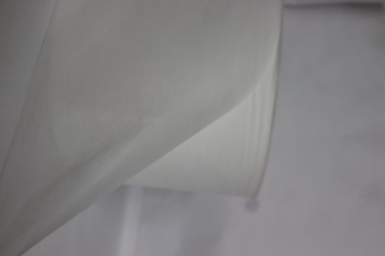Plain 180mm Hydrophobic Nonwoven Back Layer Paper, Color : White at Rs ...