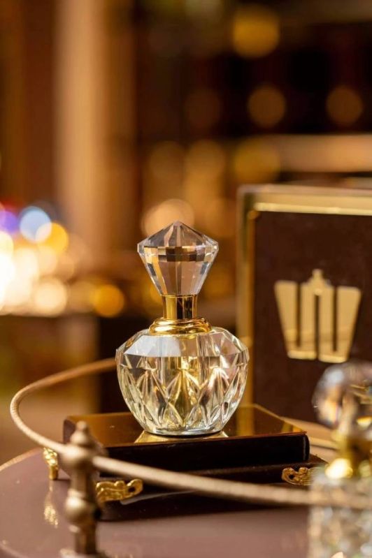 Diamond Mist Attar, Packaging Type : Bottle, Packaging Size : 12 Ml at ...